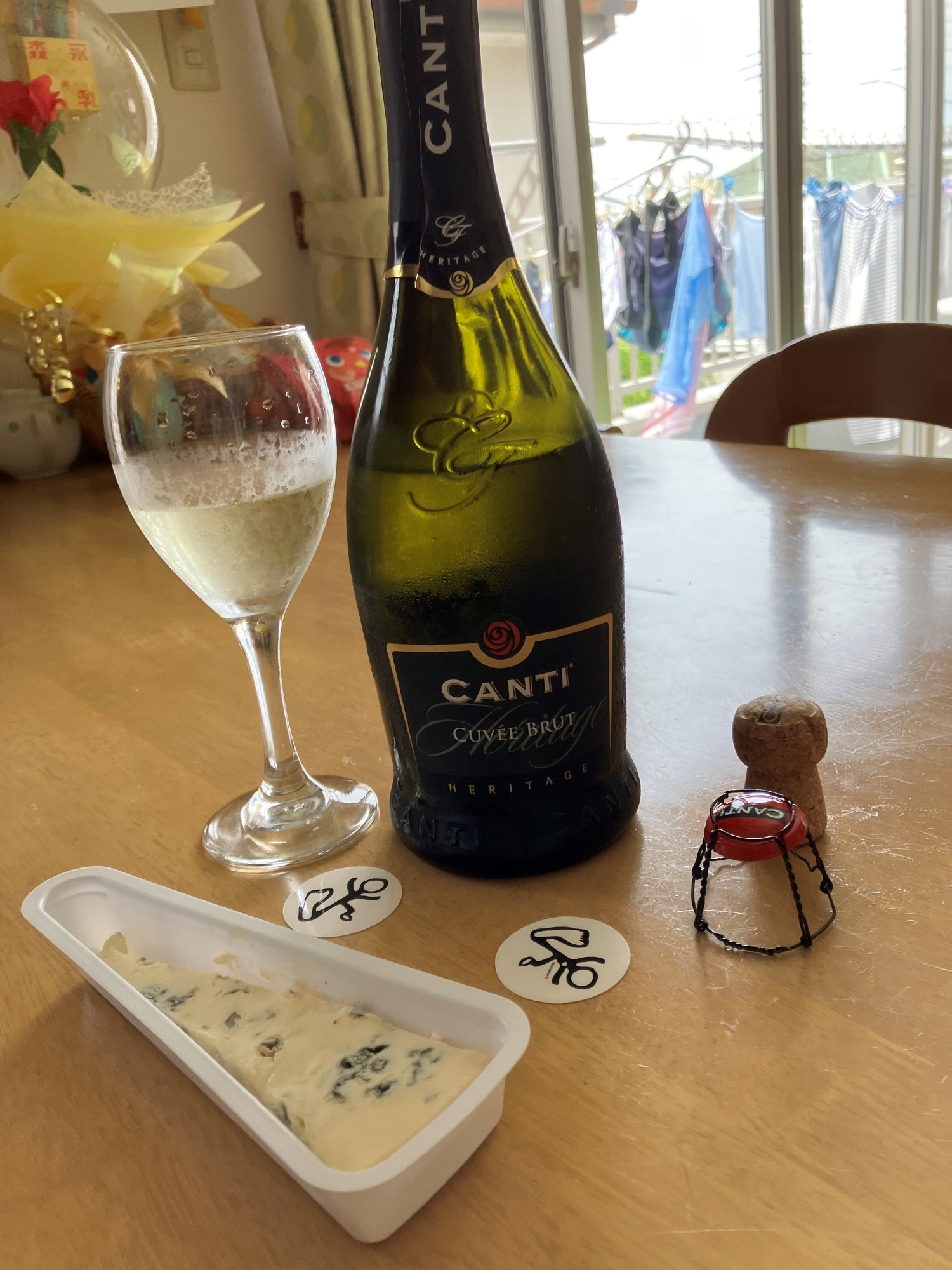 お昼に向かって呑みます。 | るんぺんパリ【RunPenParis】 | OFUSE (オフセ)